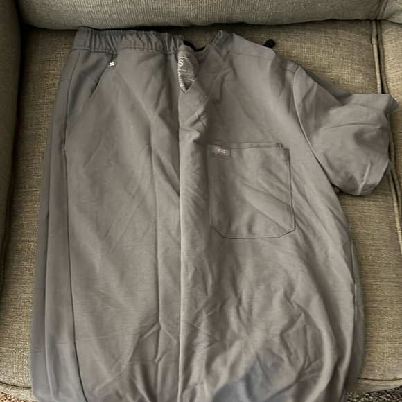 Figs | Other | Mens Figs Space Grey Top And Bottom Small | Poshmark